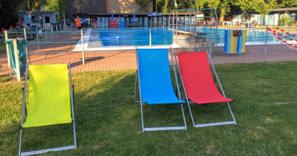 Freibad in Kaiserswerth - Flossen weg