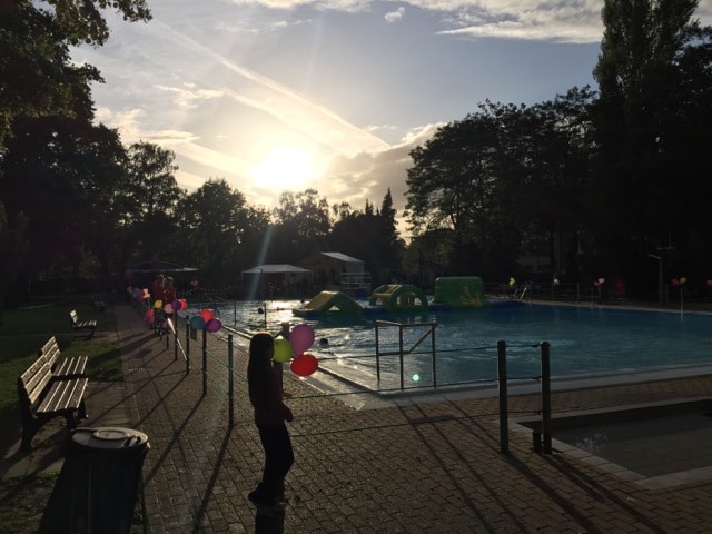 Freibad in Kaiserswerth - Flossen weg